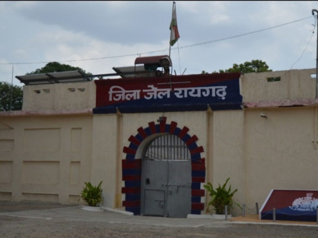 Raigarh Jail Prisoner Death मामले में 2 पुलिसकर्मी सस्पेंड,6 सदस्यीय ...
